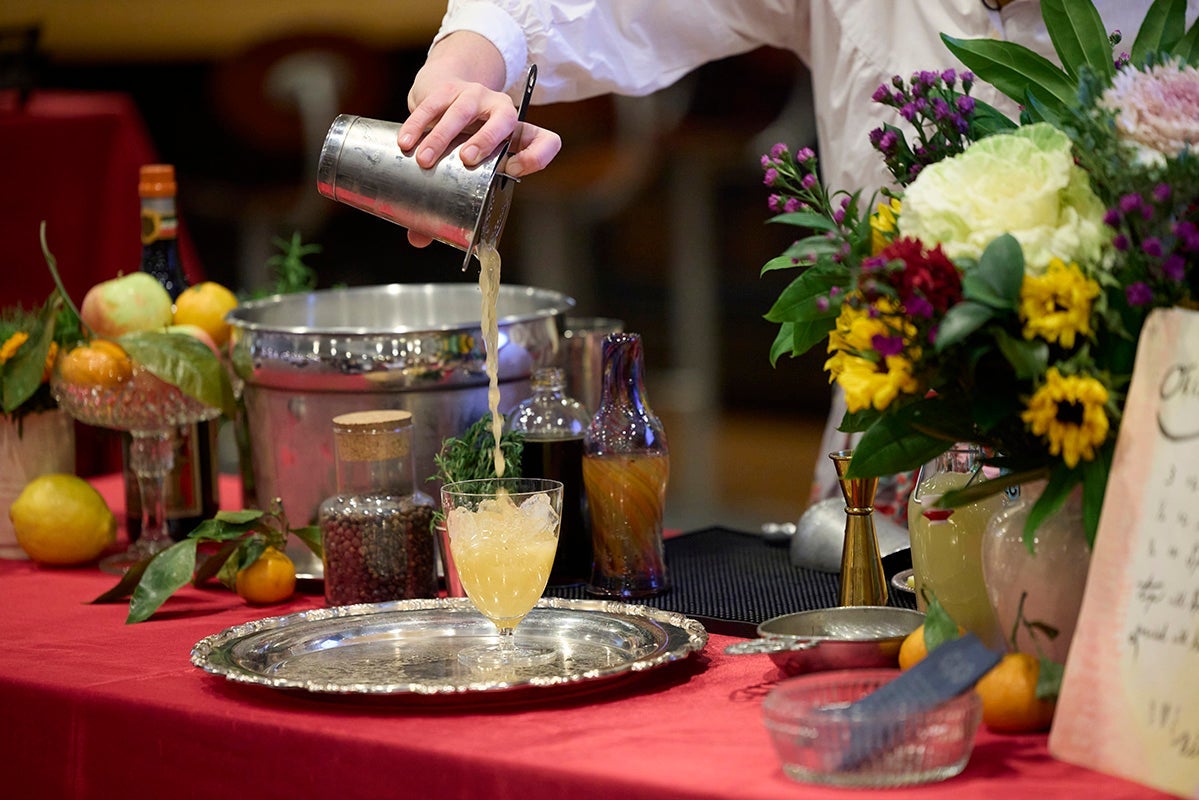 Making healthy food, mixing a healthy drink—sustainably | Harvard T.H ...